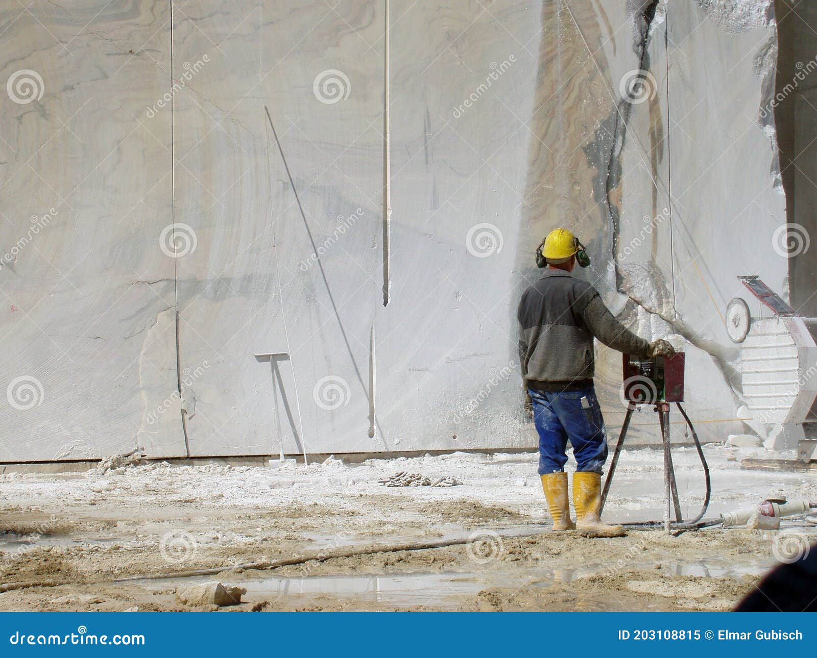 Mining in a marble quarry editorial image. Image of culture - 203108815