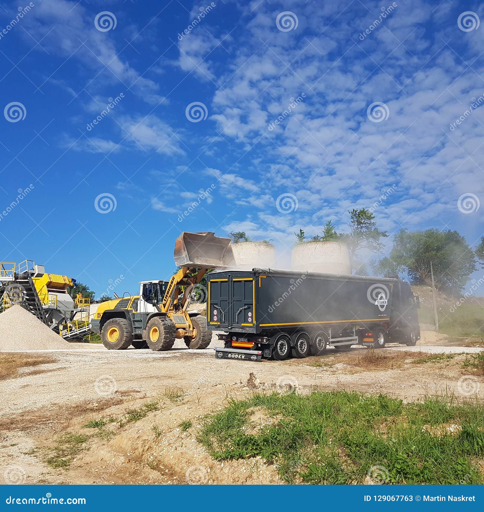 Mining Mine Rock Loader Heavy Editorial Stock Photo - Image of heavy ...