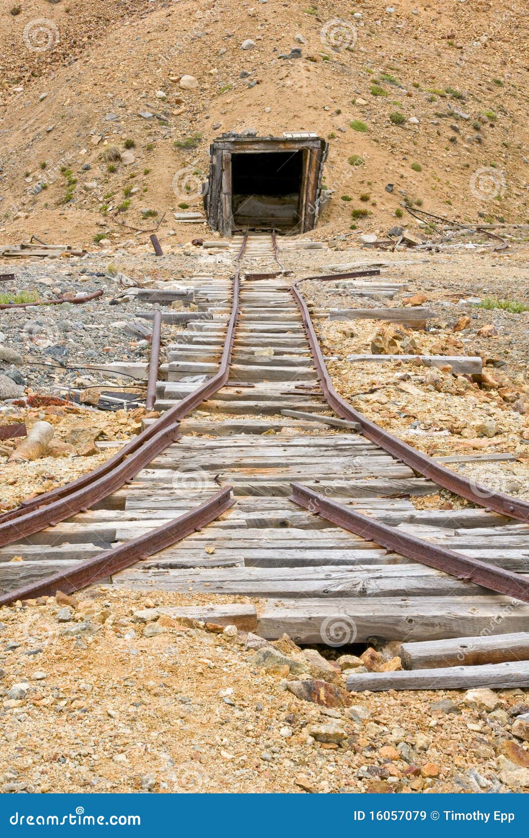 Mining rail and shaft stock image. Image of tracks, beams - 16057079
