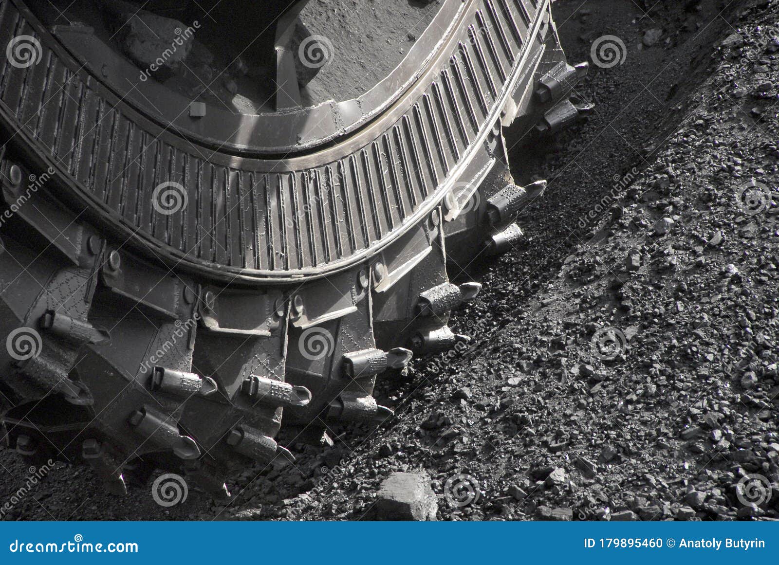 Mining, Rotary Excavator in the Coal Face. Stock Photo - Image of ...