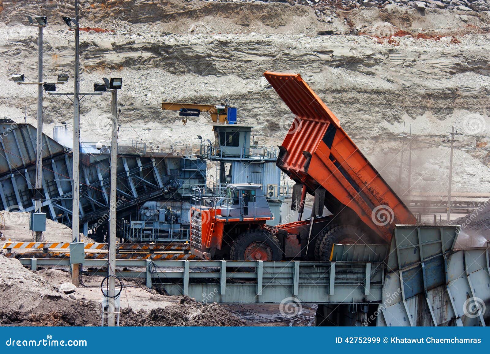 Mining truck unload coal stock image. Image of mover - 42752999