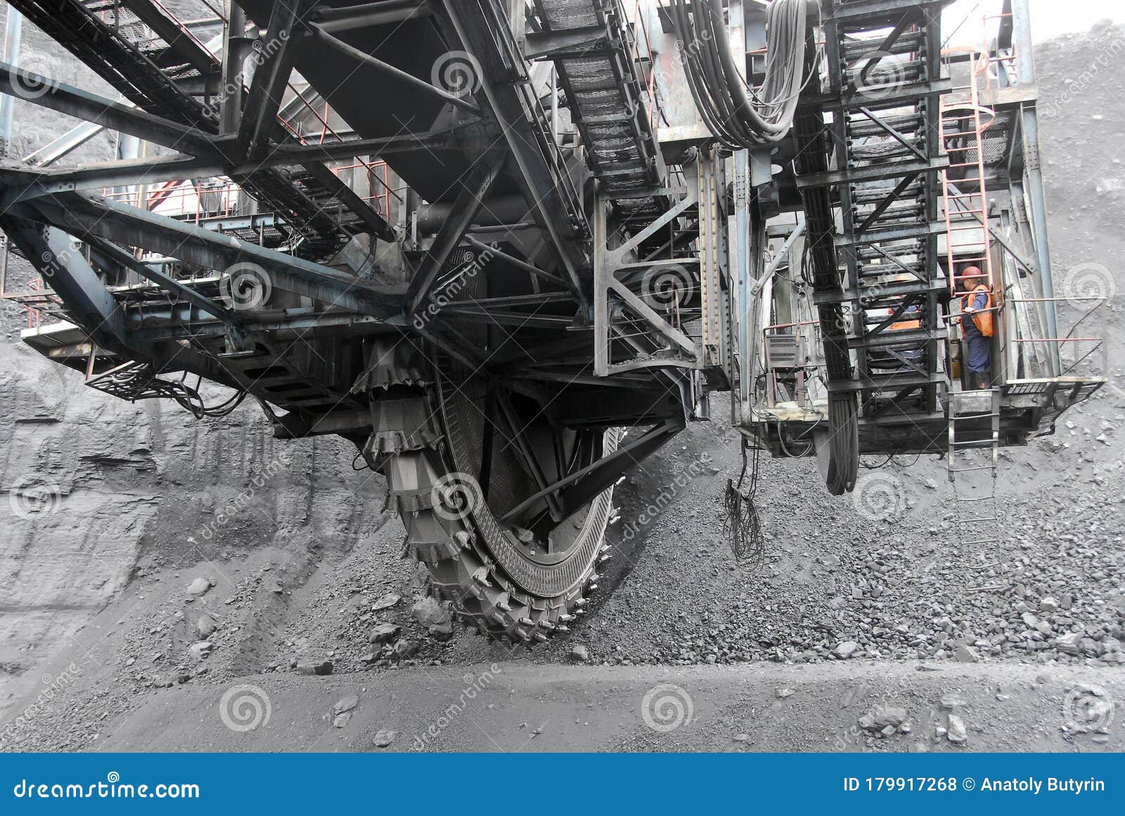 Mining, Bucket Wheel Excavator and Loader Stock Photo - Image of coal ...