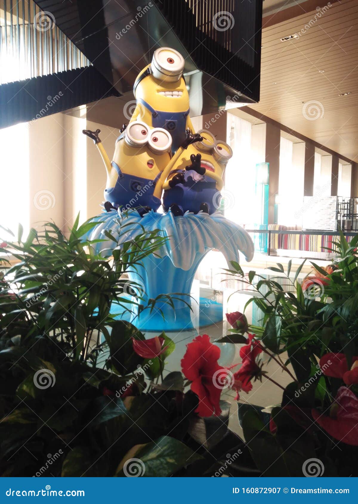 Minion Statue Universal Studio Hotel Editorial Photography - Image of ...