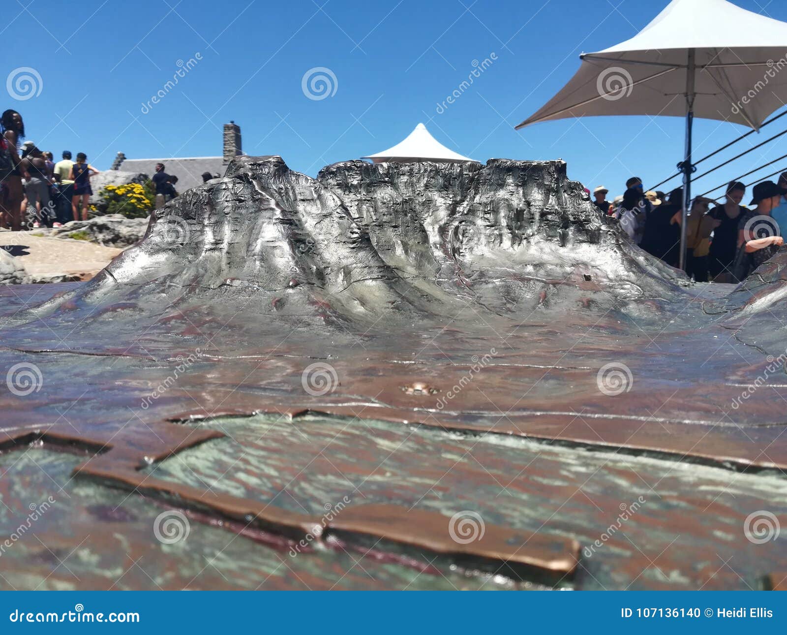 Miniskulptur Von Tabel Berg Redaktionelles Bild - Bild von markierungen ...