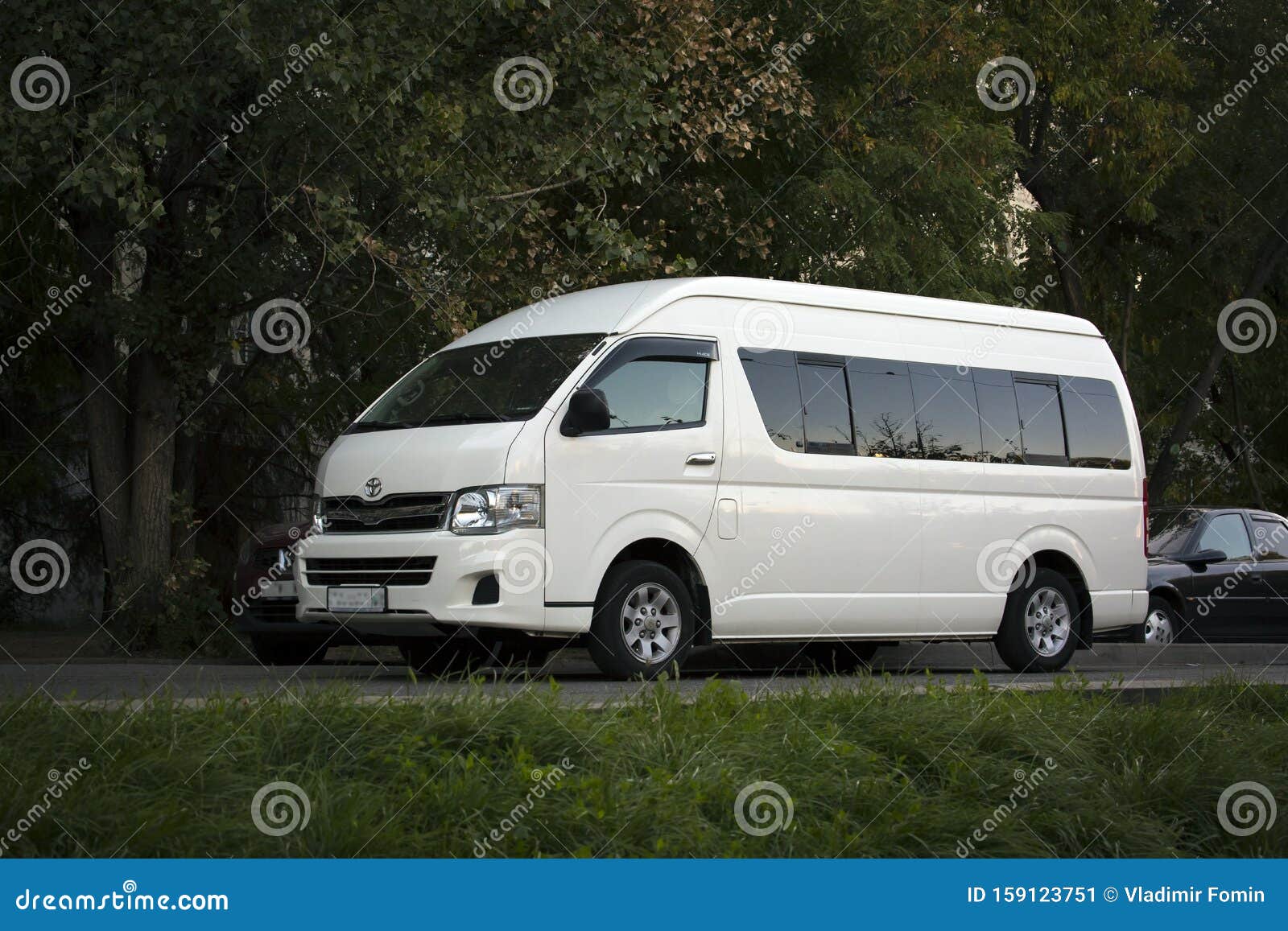 Minivan Photos Stock - Téléchargez 4,409 Photos libres de droits