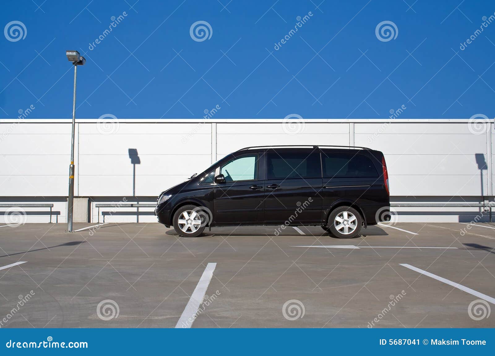 Minivan Negro Stock Images - Download 322 Photos