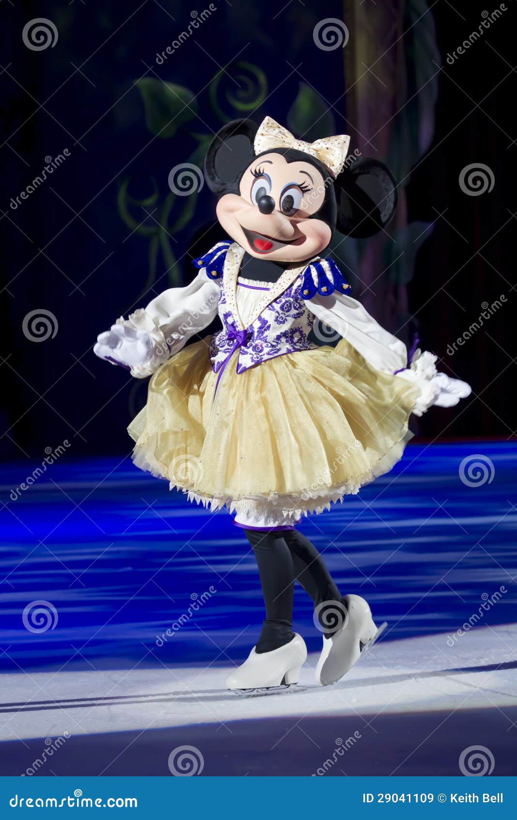 Minnie Dressed Up Taking a Curtsy Editorial Stock Image - Image of ...