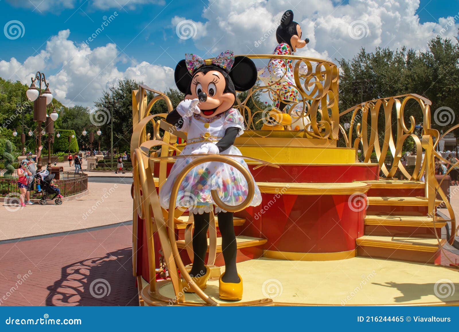 Minnie, Mickey and Pluto on Beautiful Parade Float at Magic Kingdom 464 ...