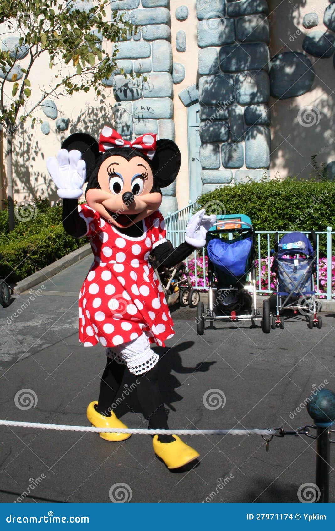 Minnie Mouse editorial stock image. Image of editorial - 27971174