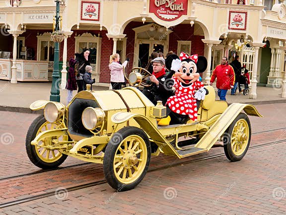 Minnie Mouse in a car editorial stock photo. Image of classic - 24407248