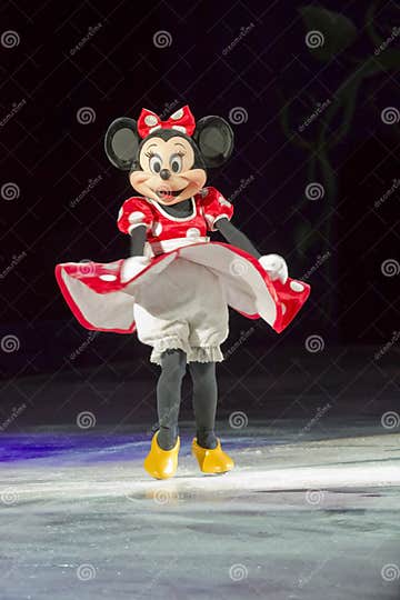 Minnie Mouse Skating on Ice Editorial Stock Photo - Image of black ...