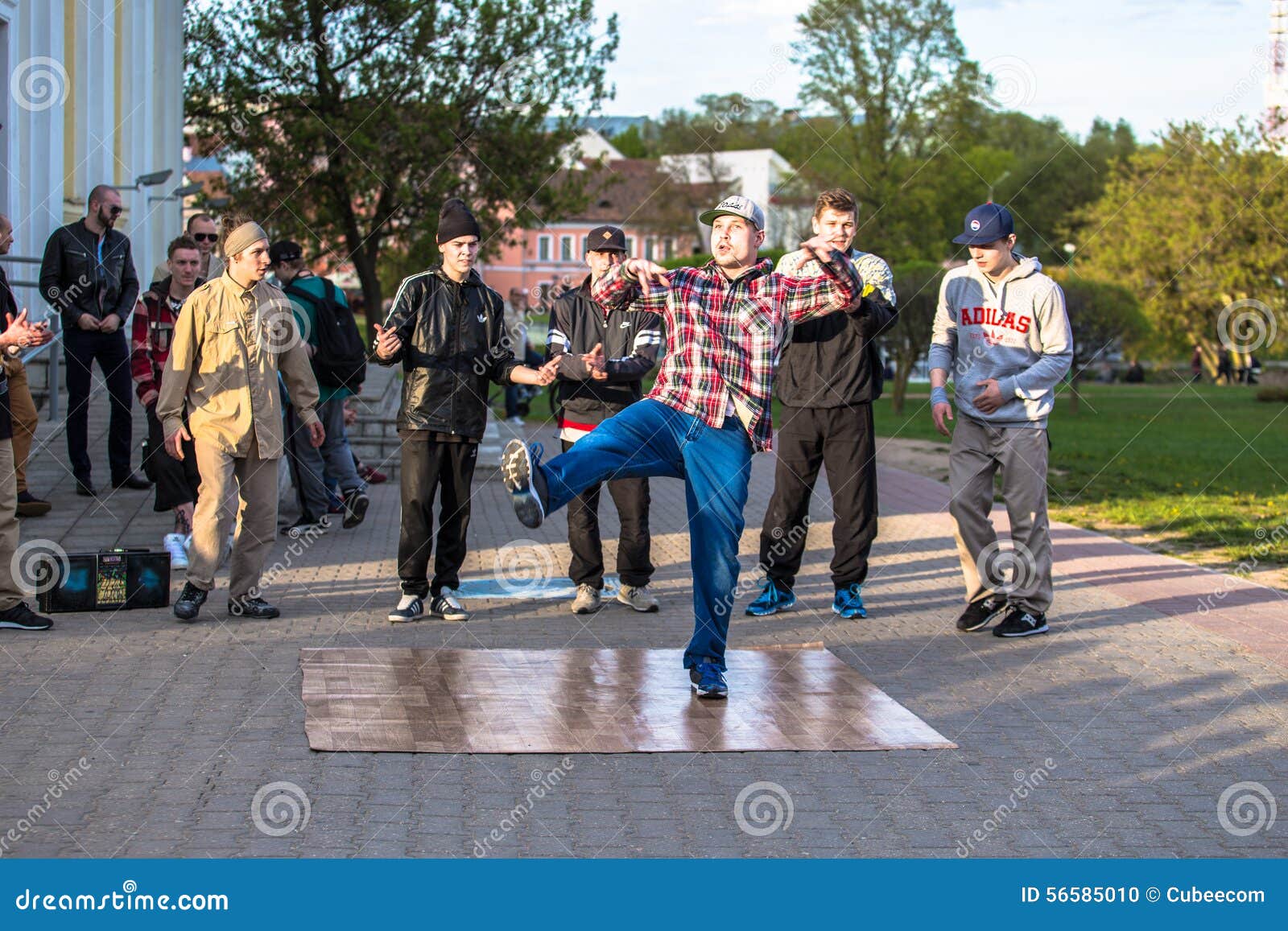 Minsk Street Dacers Performing Break Dance Editorial Image - Image of ...