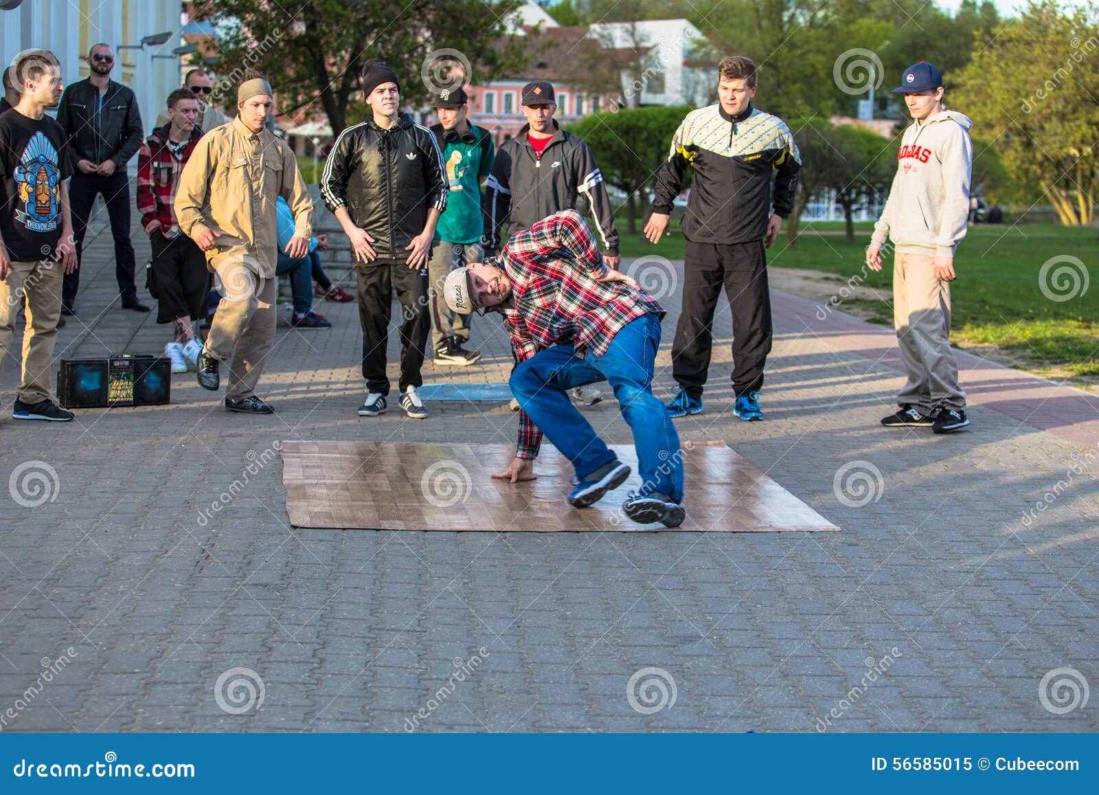 Minsk Street Dacers Performing Break Dance Editorial Image - Image of ...