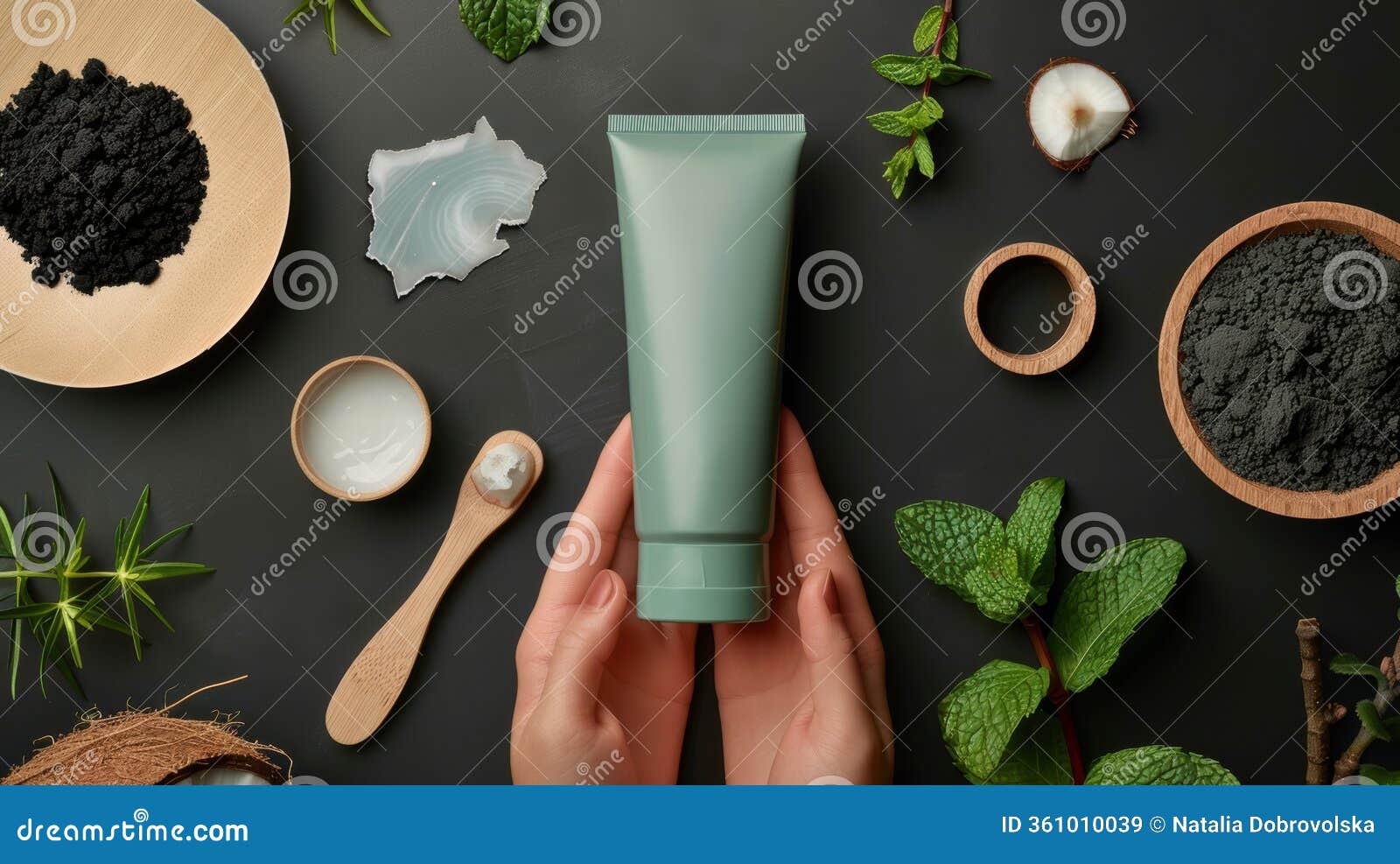 Mint-flavored Toothpaste with Fluoride for Strong and Healthy Teeth ...