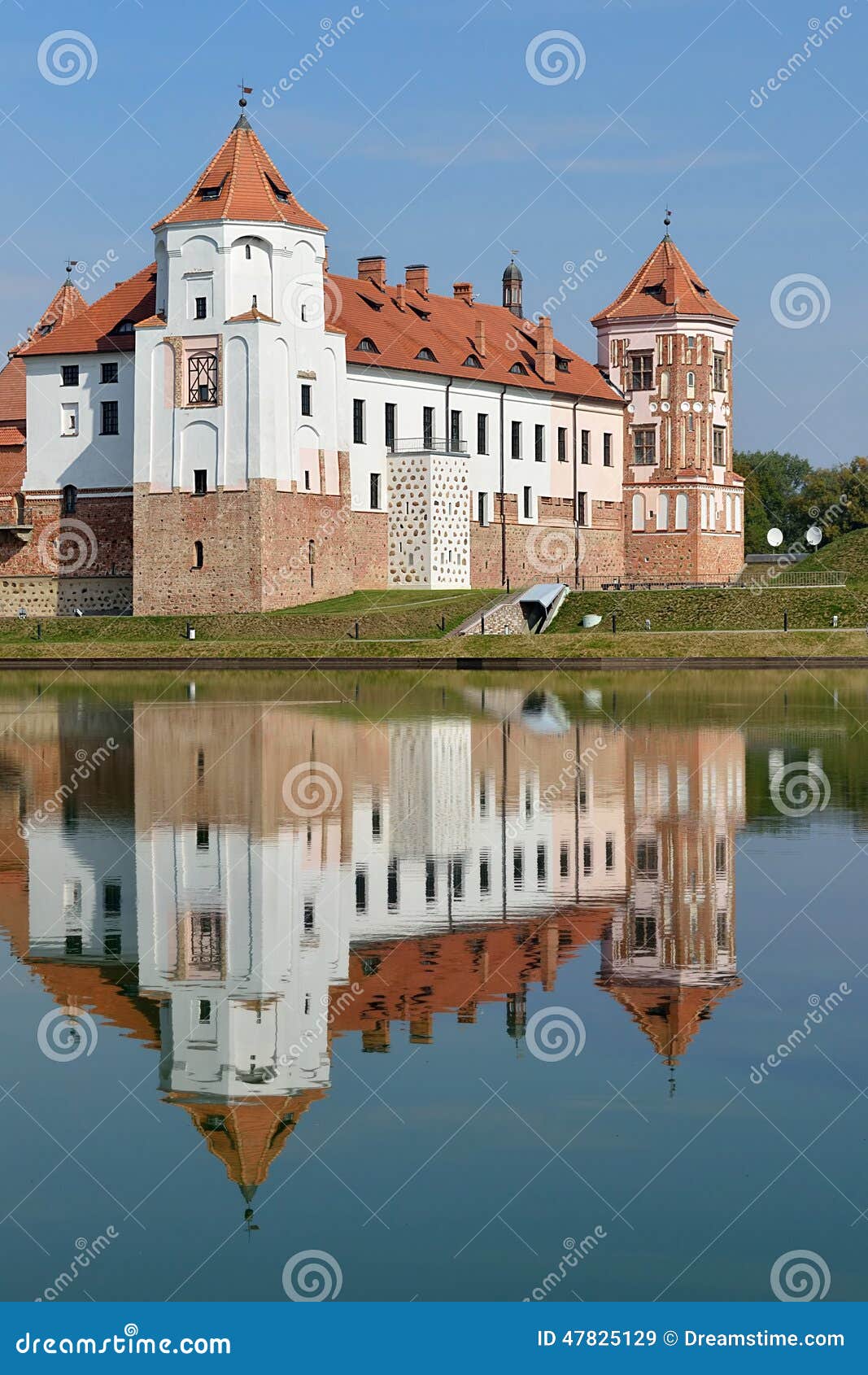 Mir Castle Complex stock image. Image of complex, landmarks - 47825129