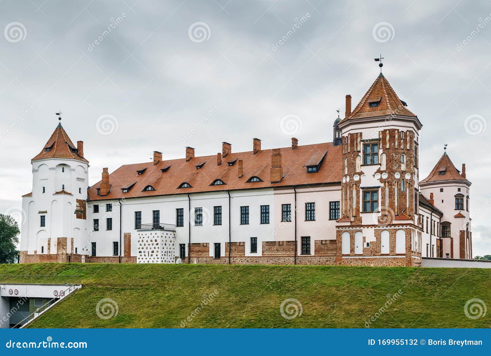 Mir Castle Complex, Belarus Stock Photo - Image of medieval ...