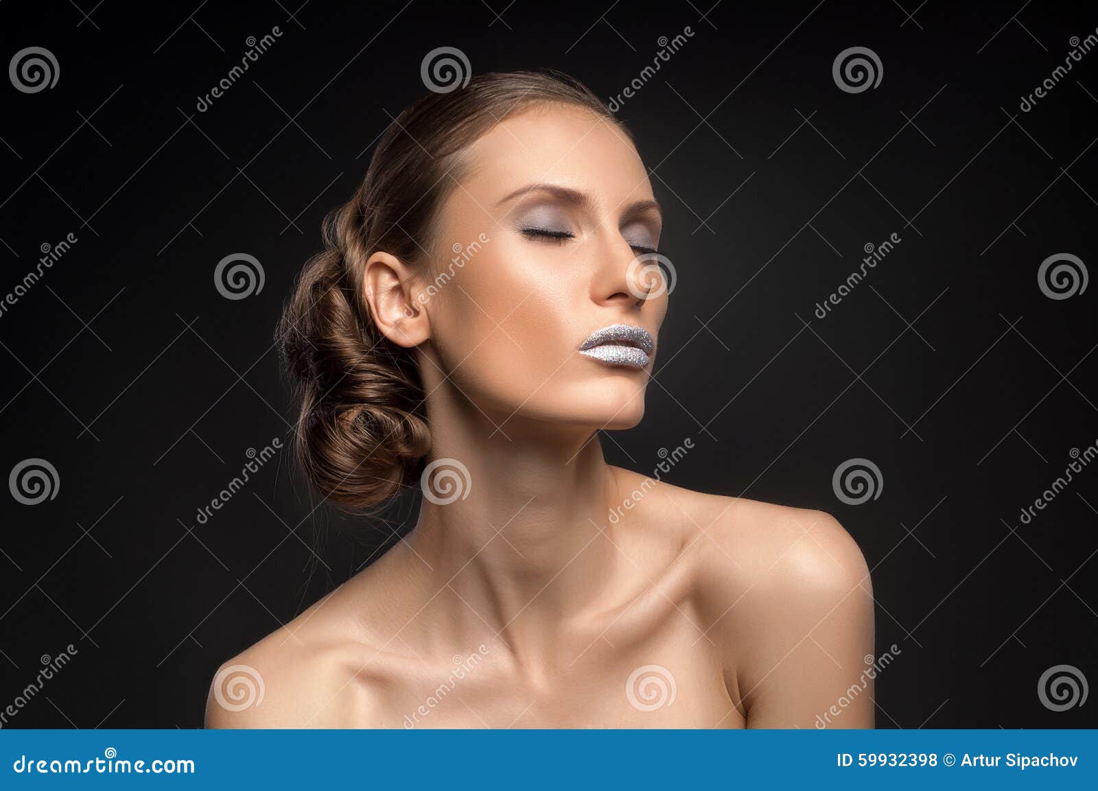 Mirada De La Alta Moda Retrato De La Belleza Del Primer Con Los Labios