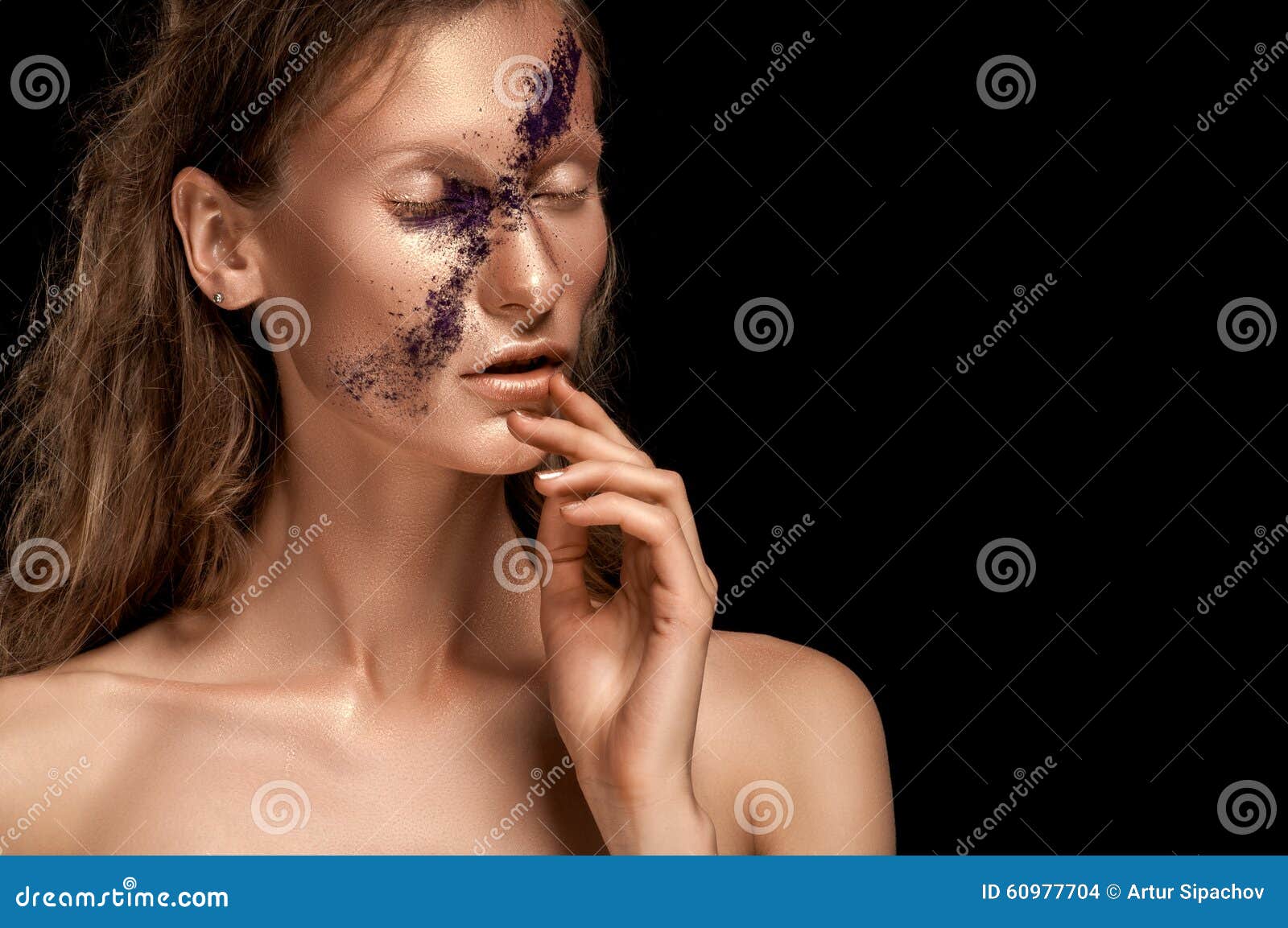 Mirada De La Alta Moda Retrato De La Belleza Del Primer De La Mujer