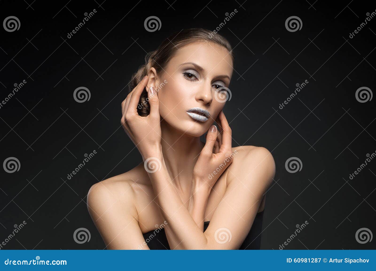 Mirada De La Alta Moda Retrato De La Belleza Del Primer Del Modelo Con
