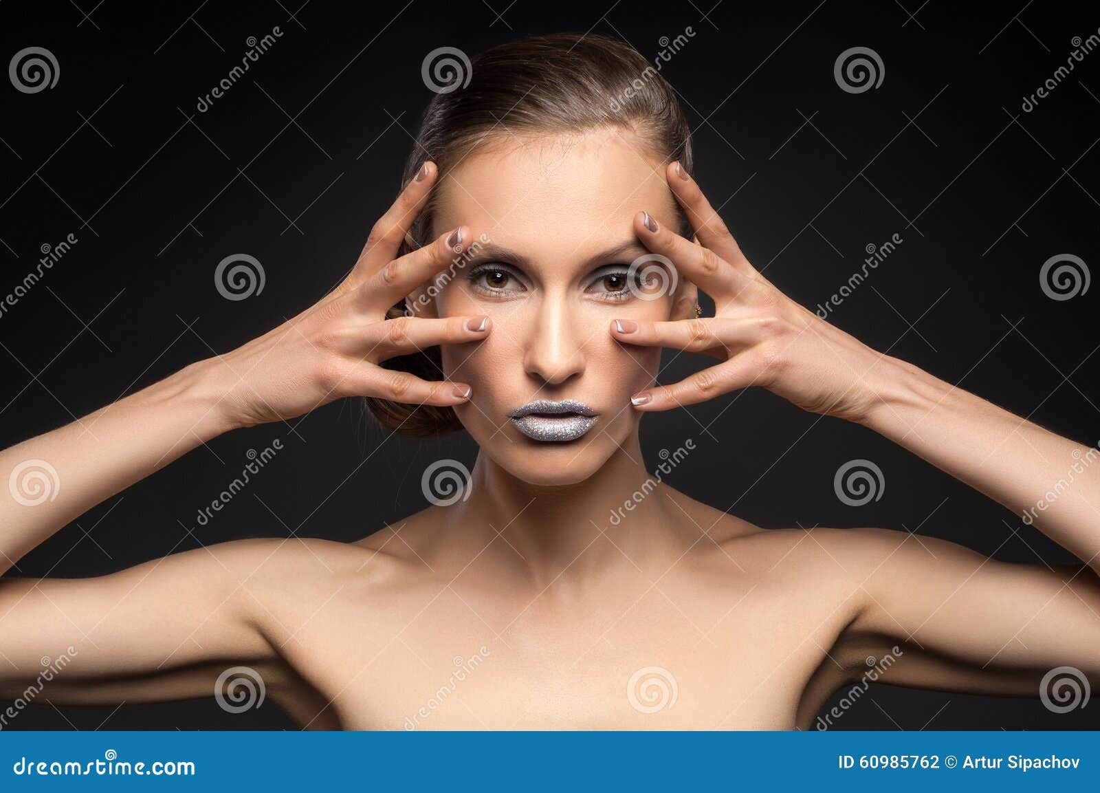 Mirada De La Alta Moda Retrato De La Belleza Del Primer Del Modelo Con