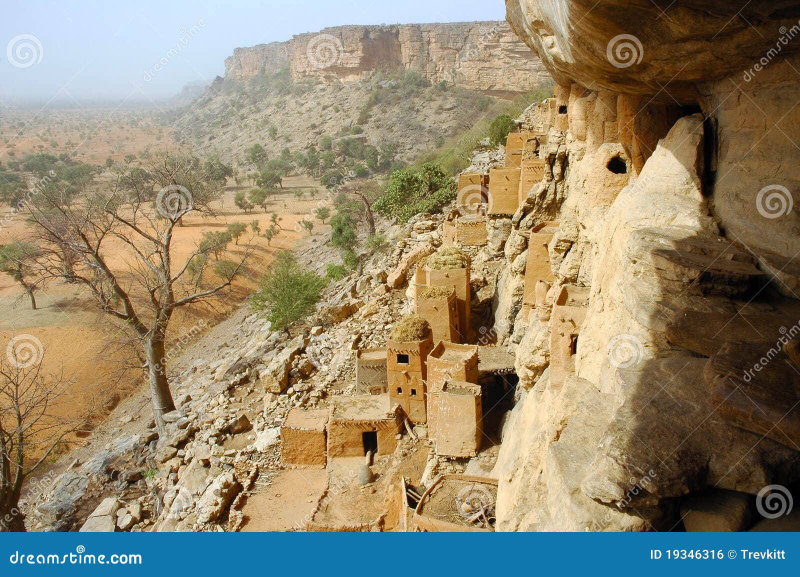 Mirada a Lo Largo Del Clff De Bandiagara Foto de archivo - Imagen de ...