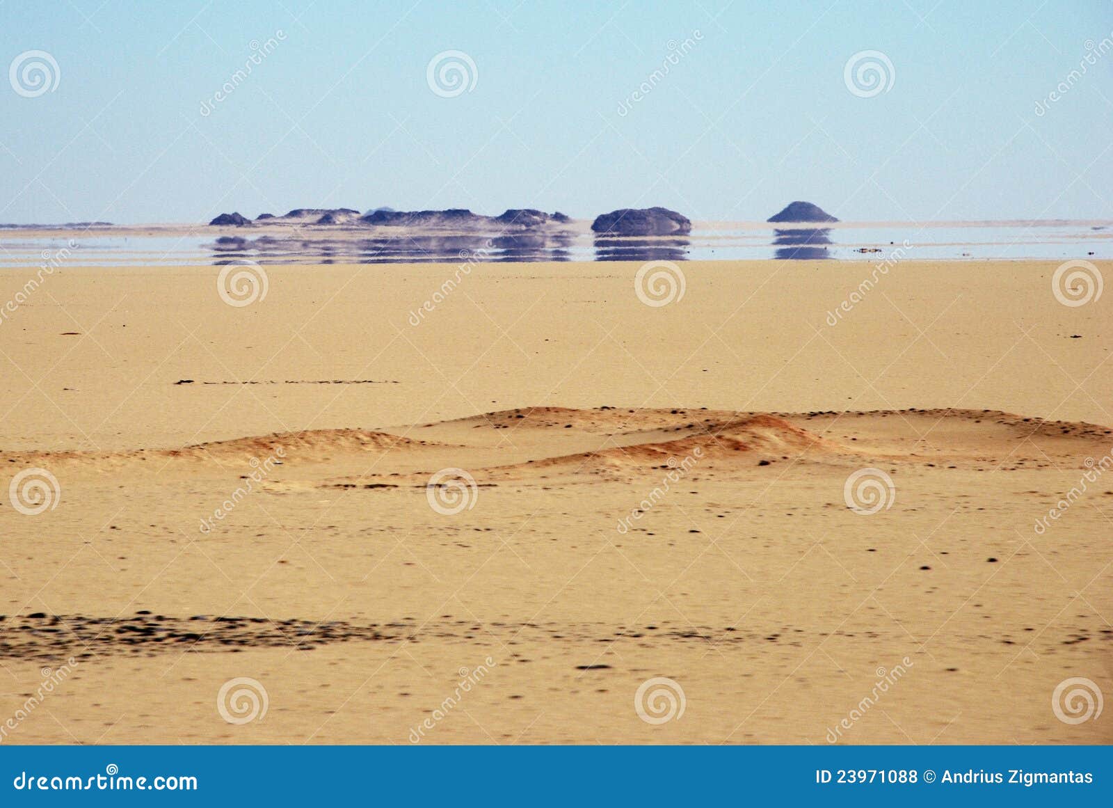 Miraggio fotografia stock. Immagine di calore, deserto - 23971088