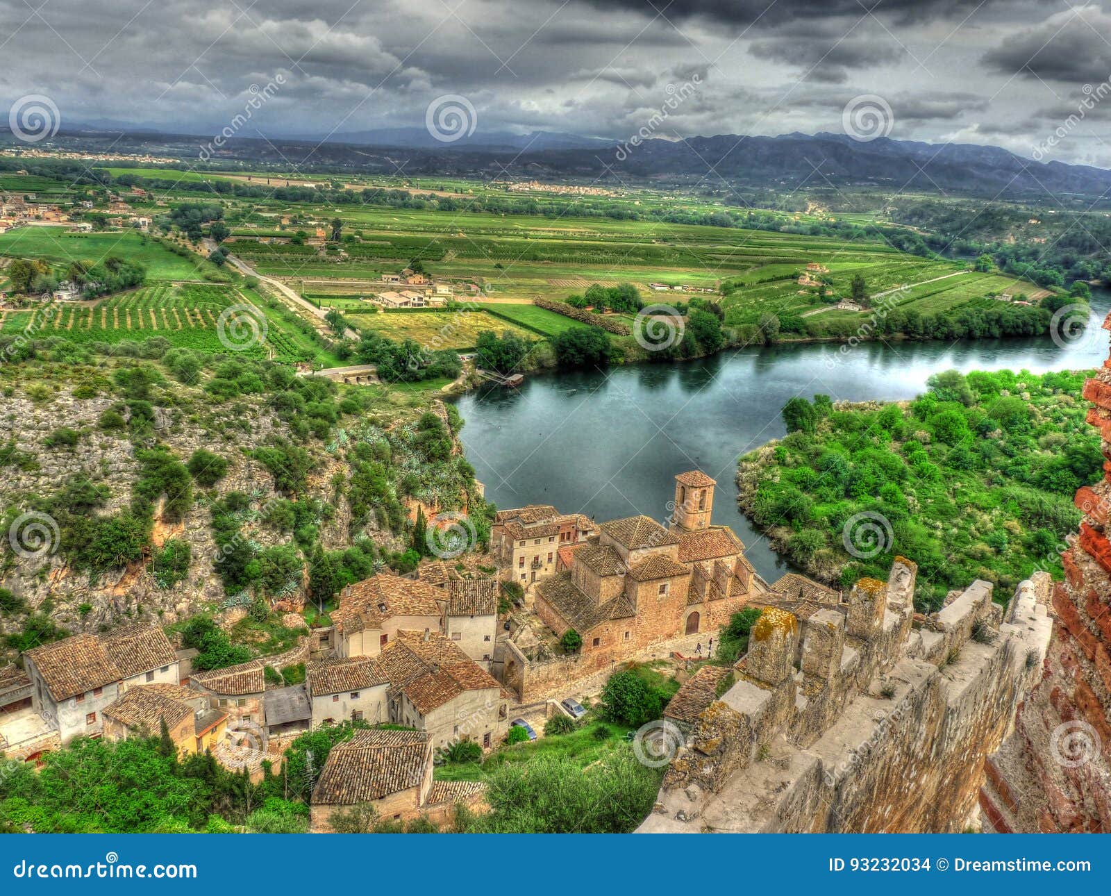 Miravet foto de archivo. Imagen de barcelona, hotel, relaje - 93232034