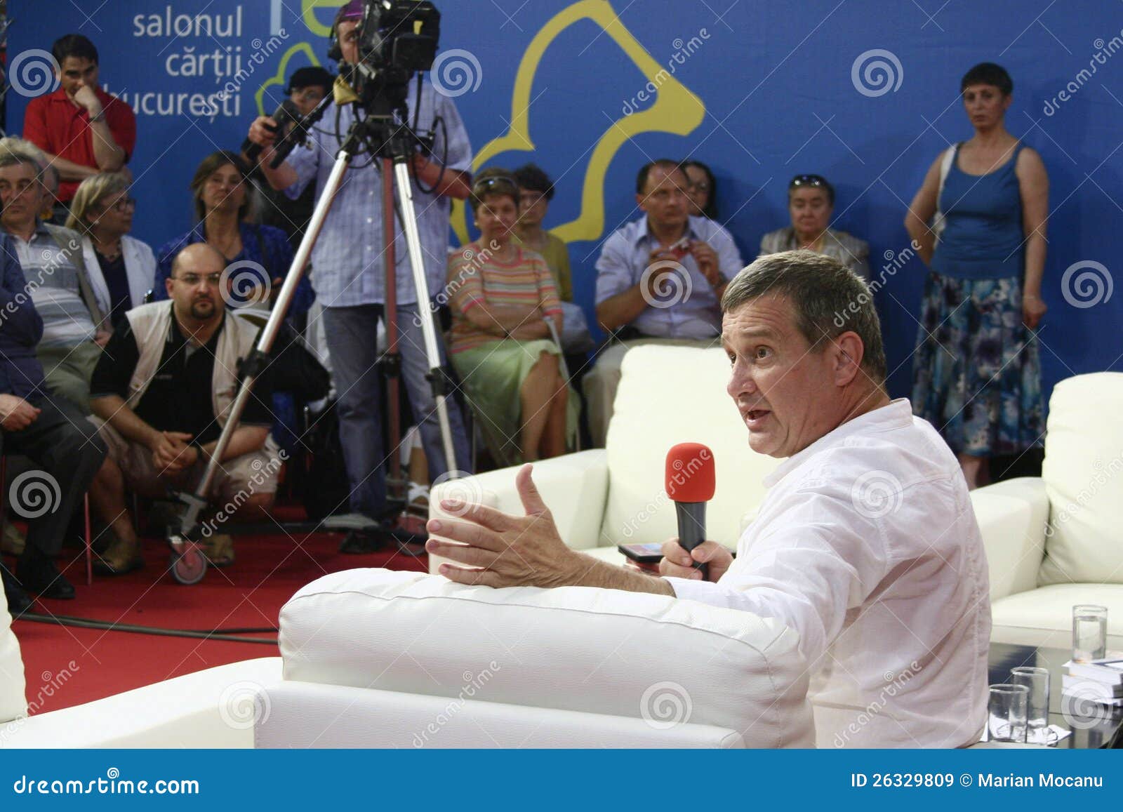 Mircea Dinescu editorial stock image. Image of dinescu - 26329809