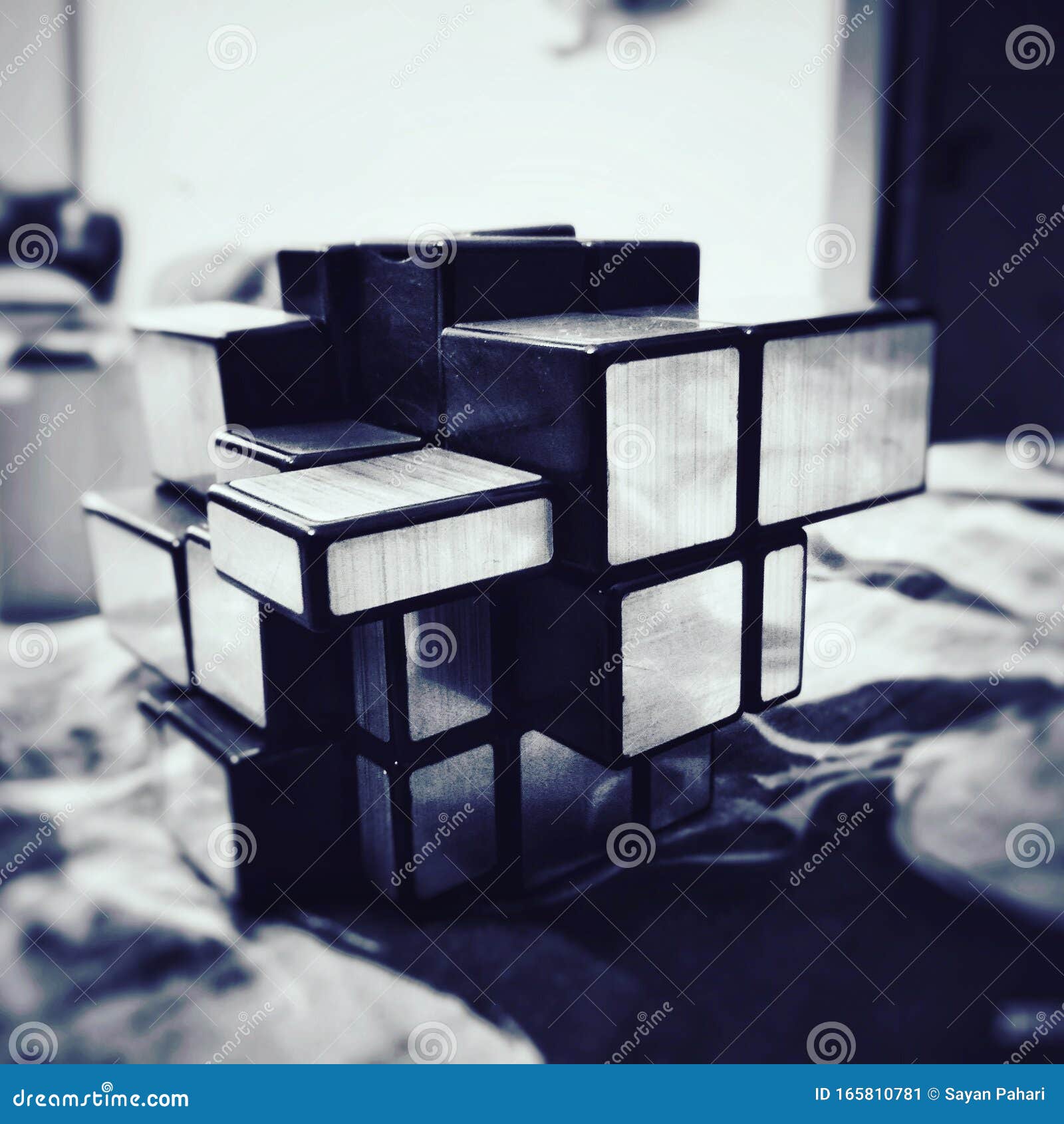 Mirror Blur Instagram Cube Edit Stock Image - Image of edit, blur ...