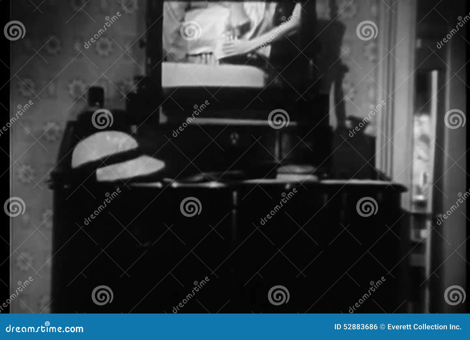 Mirror Reflection of Woman Trying To Pull Gun from Man S Hand on Bed ...