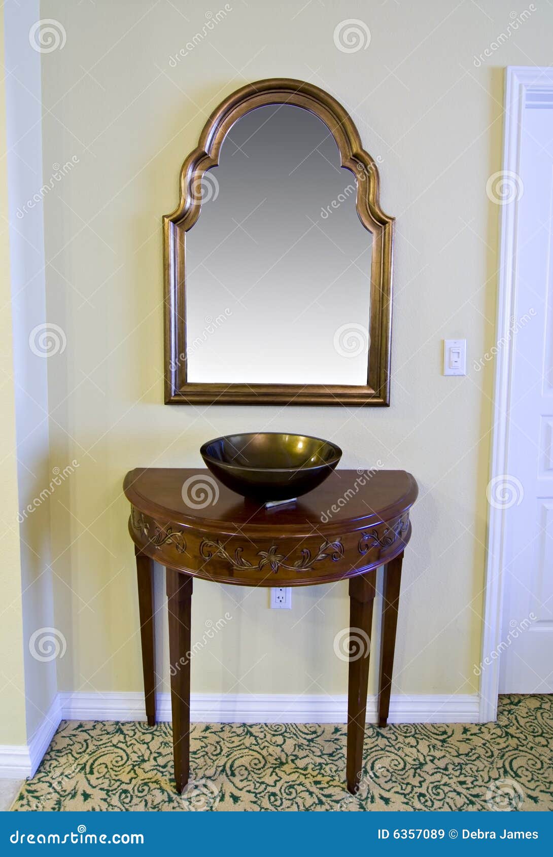 Mirror and table with bowl stock image. Image of mirror - 6357089