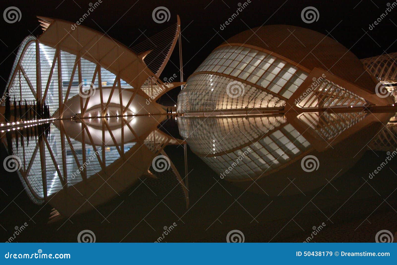 Mirrored Building editorial stock image. Image of light - 50438179
