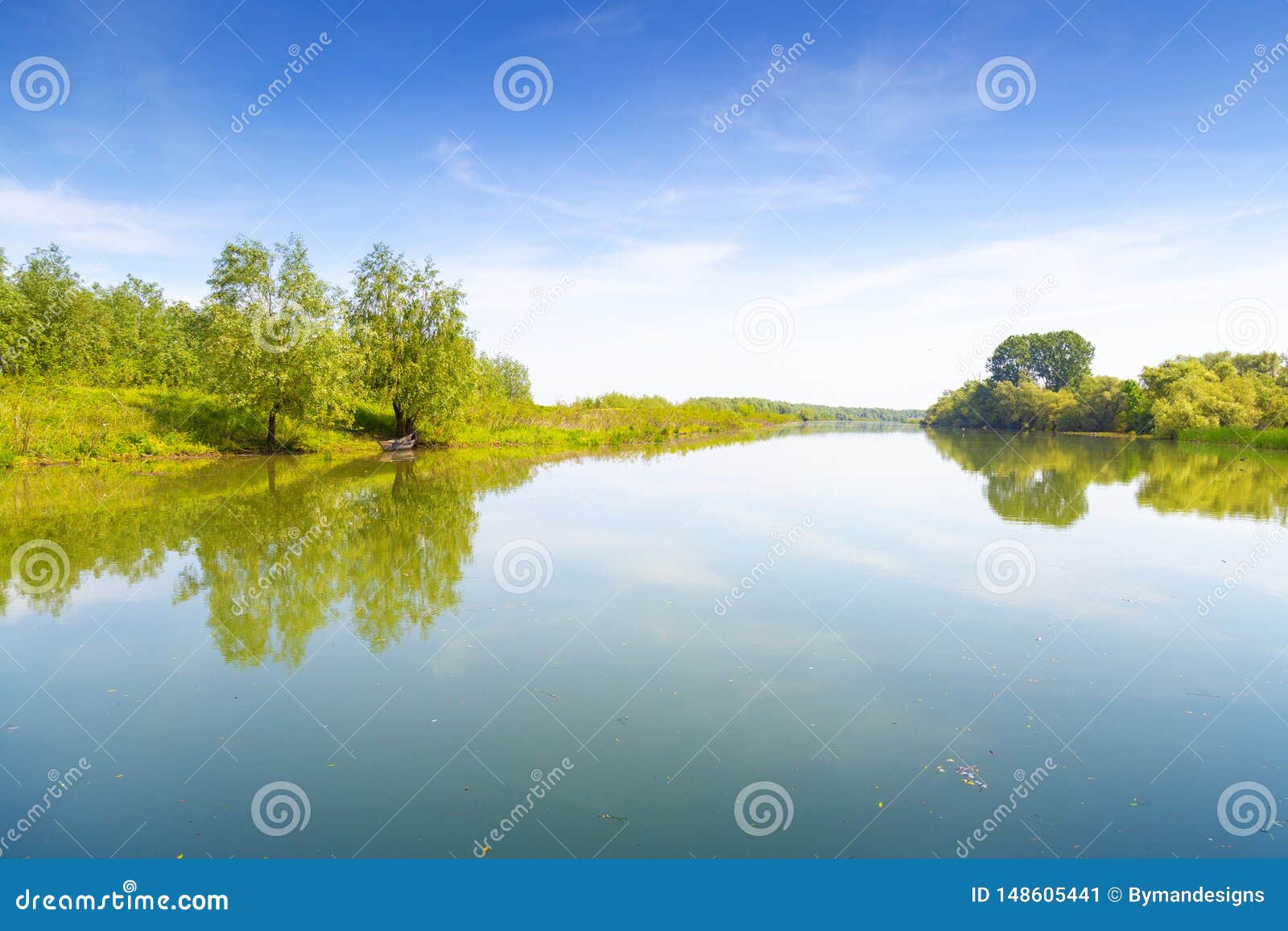 Mirroring The Landscape Chrome Tank Truck Moving On A Highway Stock ...