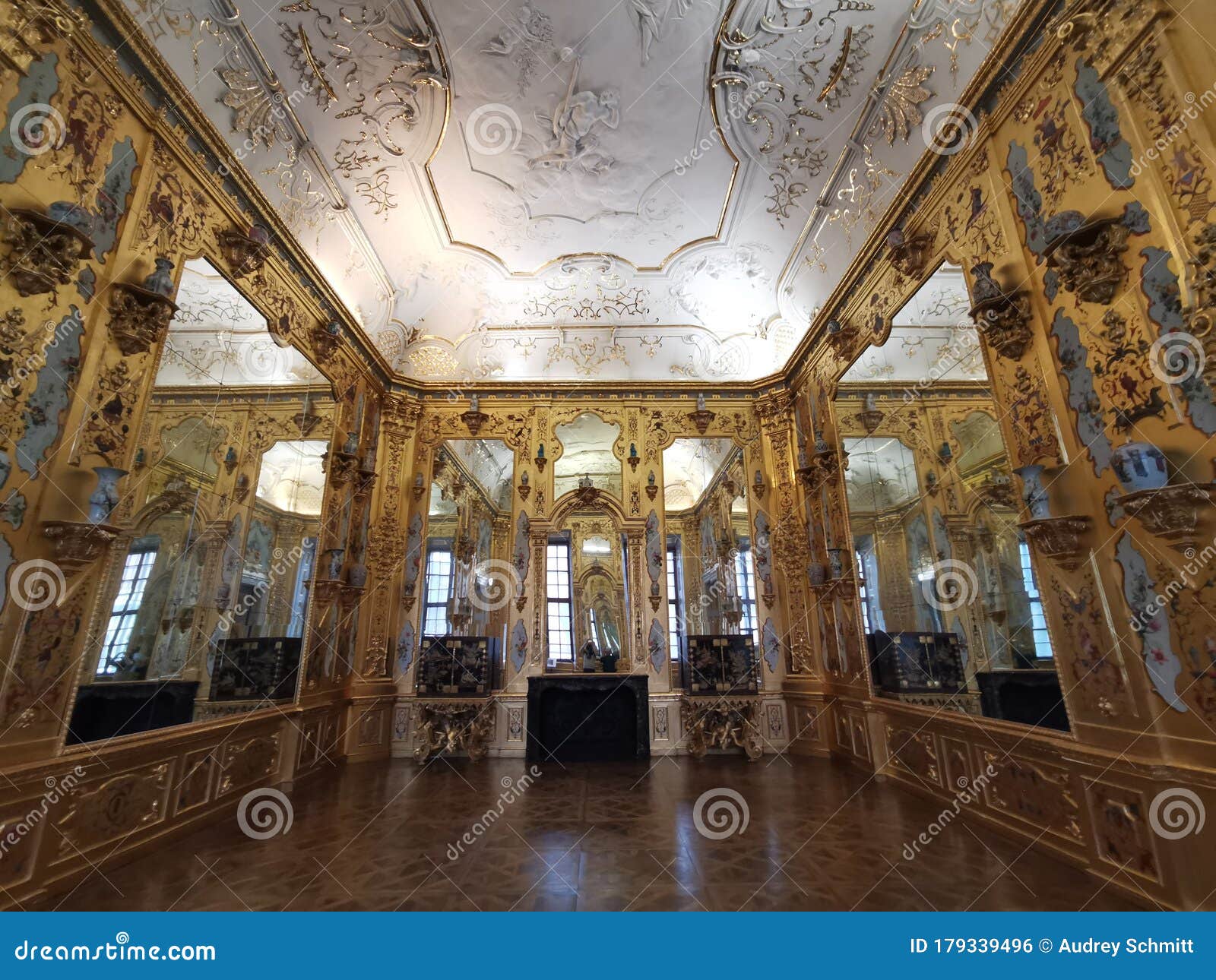 Mirrors in Belvedere Palace in Wien Editorial Photo - Image of hall ...