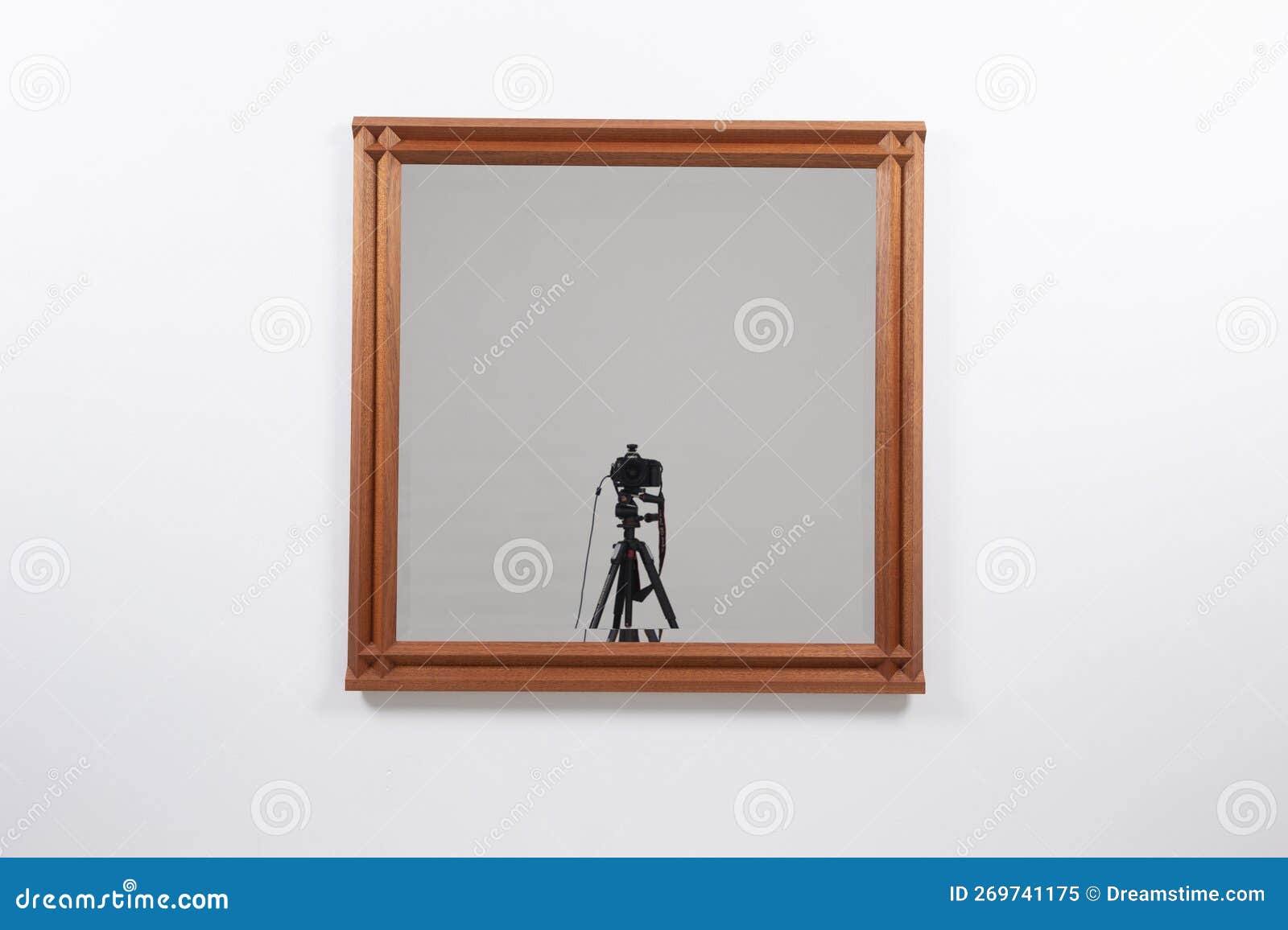 Beautiful Square Shape Wooden Mirror Image, Modern Style Mirror Image ...