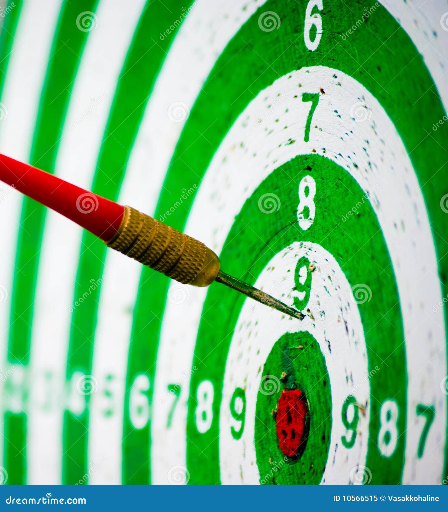 Missed target stock image. Image of circle, dart, green - 10566515