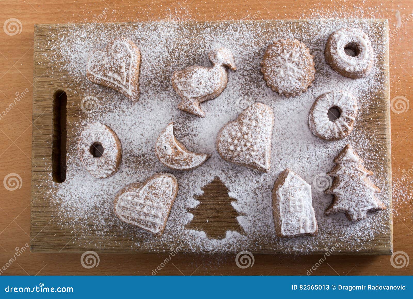 Missing Cookie from a Plate Stock Image - Image of melt, duck: 82565013