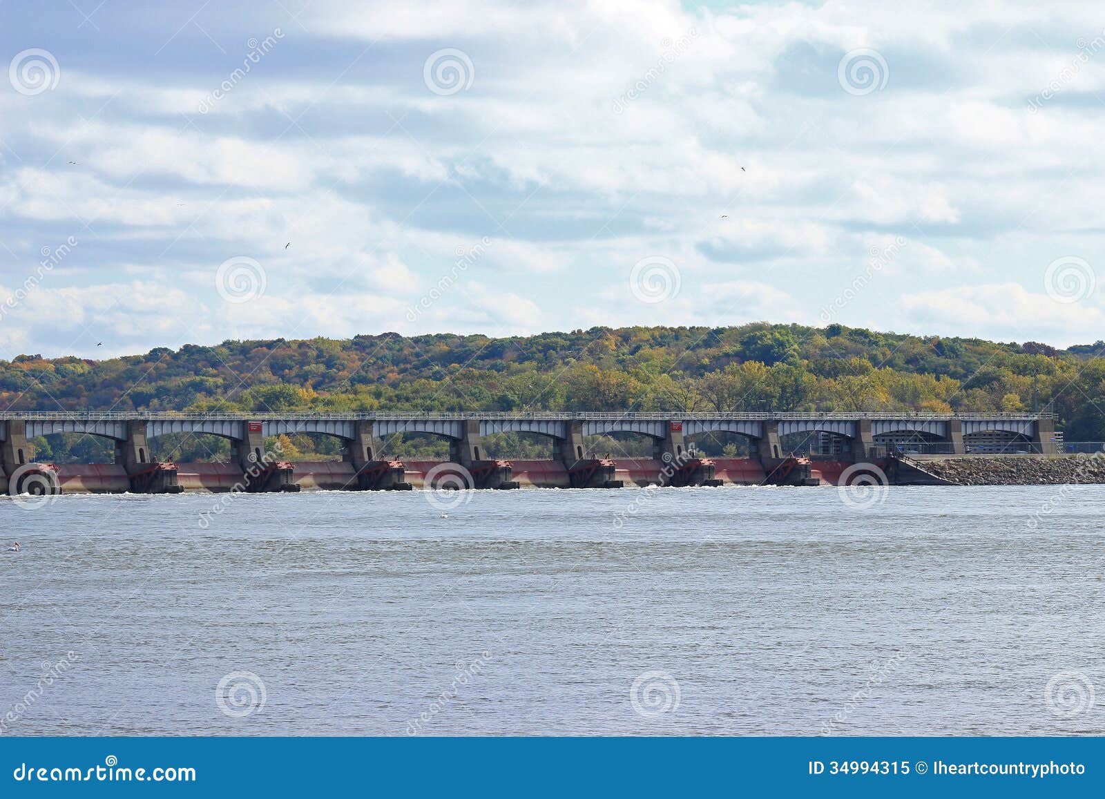 Mississippi River Dam stock image. Image of country, beautiful - 34994315