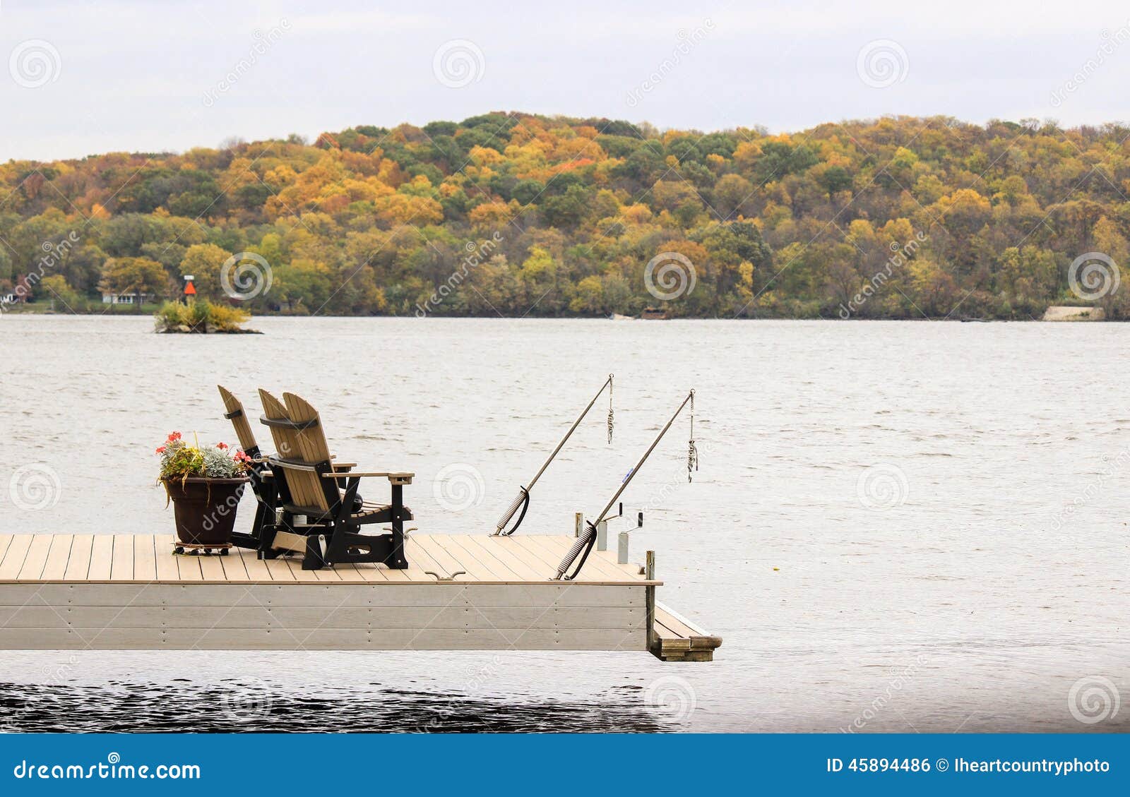 Mississippi River Dock stock photo. Image of water, scenic - 45894486