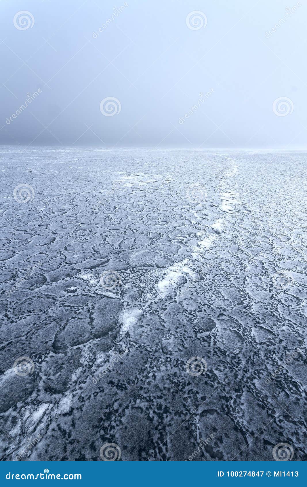 Mist on a frozen lake stock image. Image of horizon - 100274847