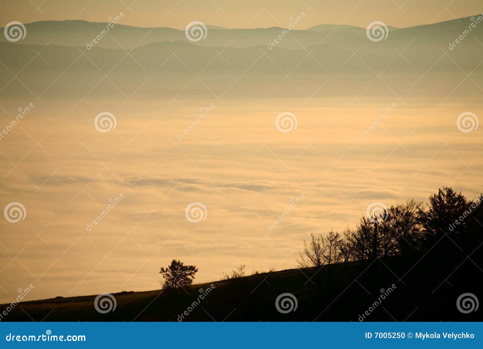 Mist in a valley stock photo. Image of cloud, mist, sunrise - 7005250