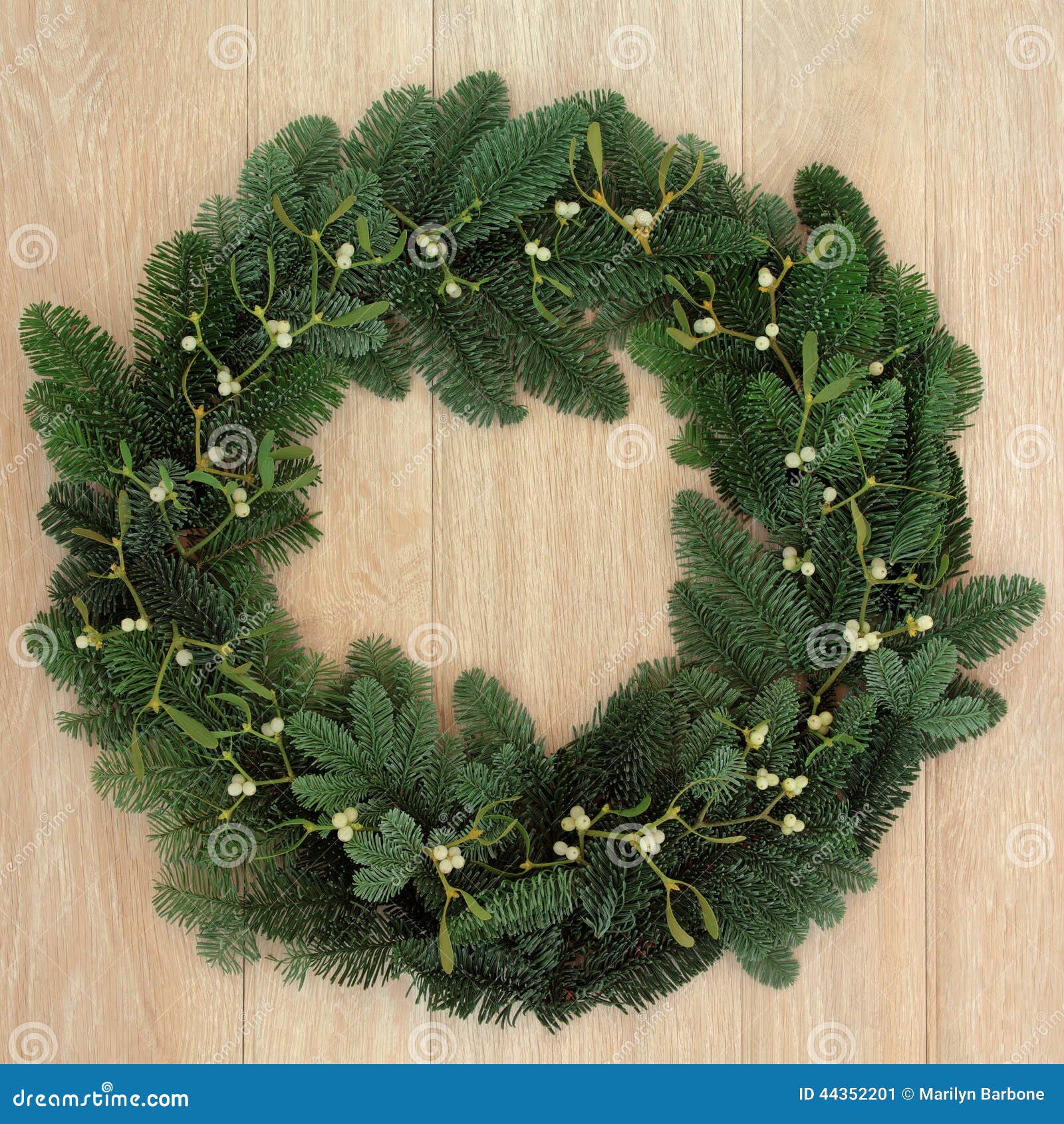 Mistelzweig Und Tannen-Kranz Stockbild - Bild von noel, symbol: 44352201