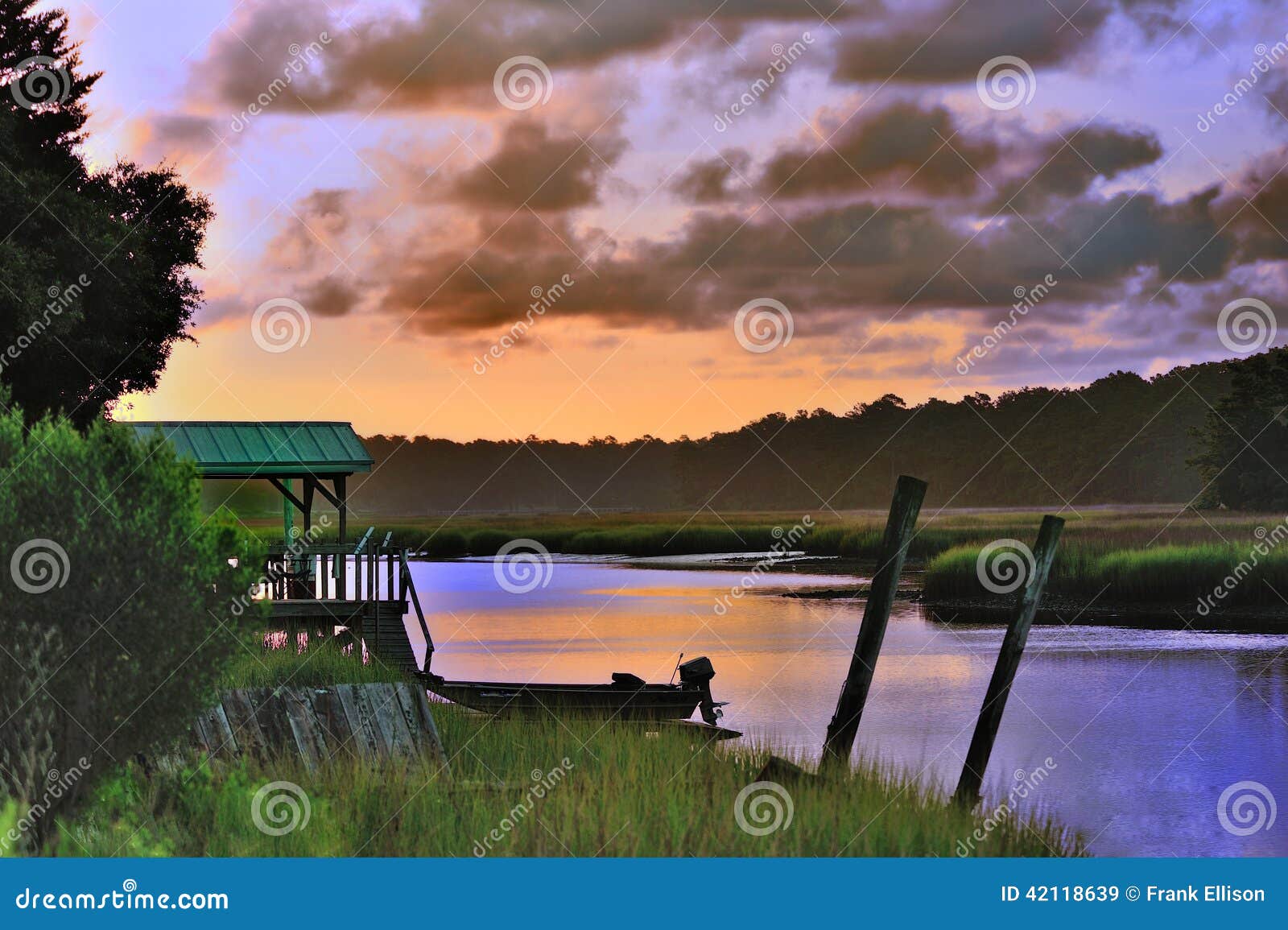 Misty Morning stock image. Image of boat, light, fishing - 42118639