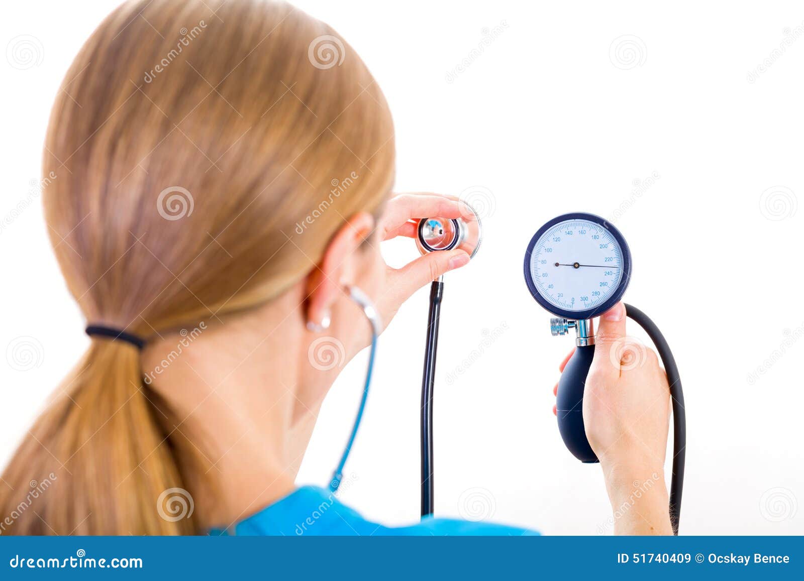 Misura Di Pressione Sanguigna Immagine Stock - Immagine di diagnostico ...