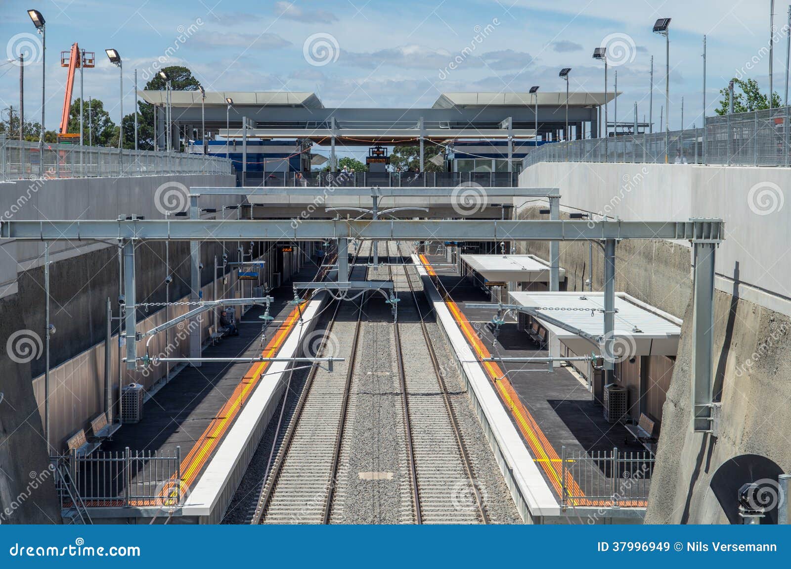 Mitcham railway station stock image. Image of rails, transport - 37996949