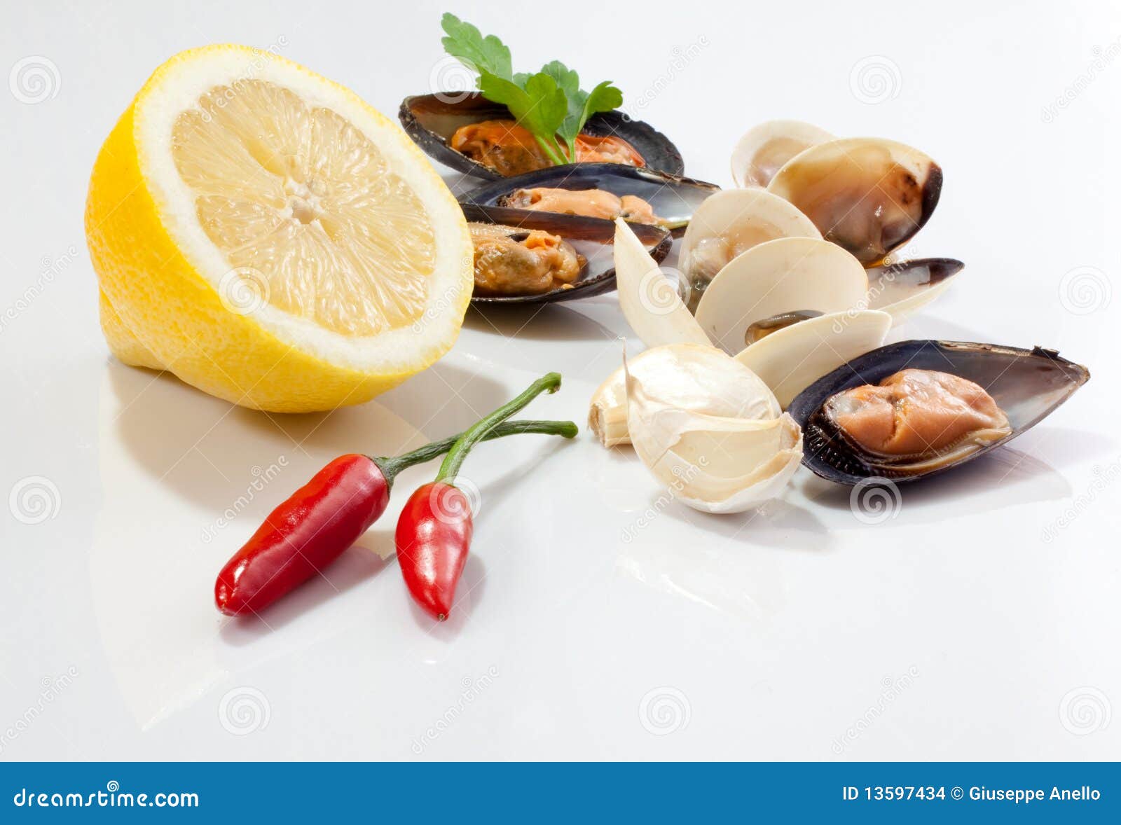3,030 Mitili E Molluschi Foto - Foto Stock Gratis e Royalty-Free da ...