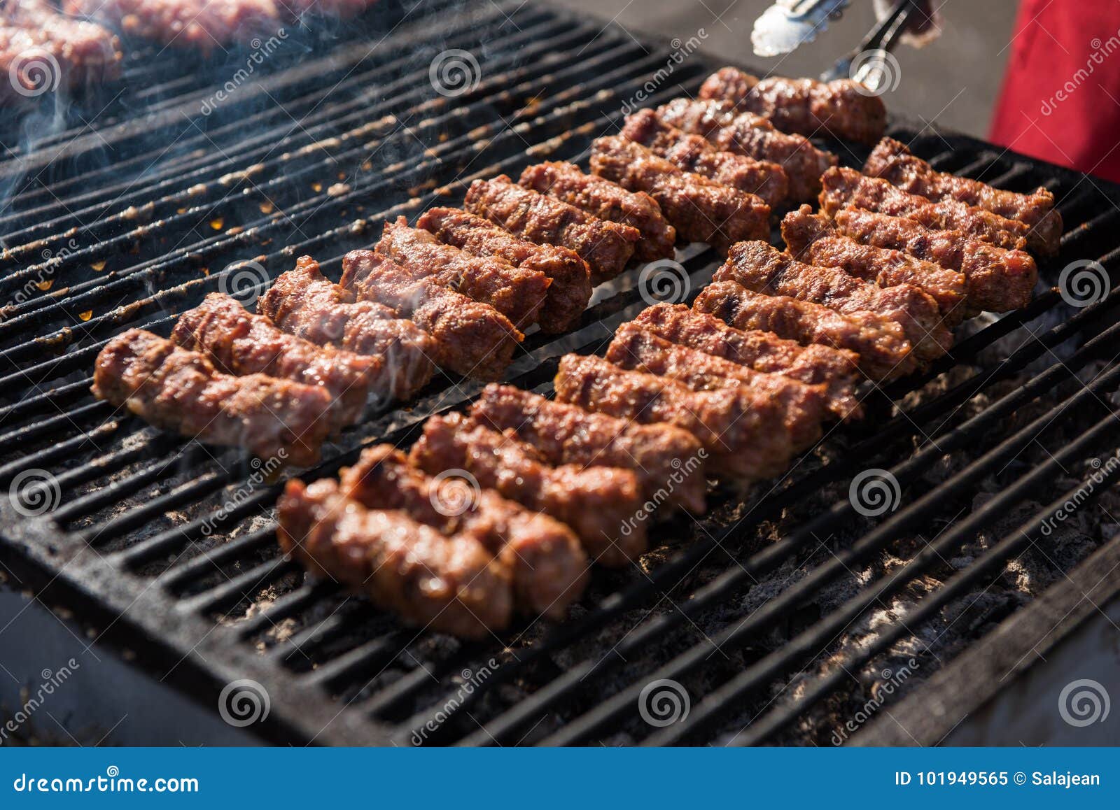 Mititei, Mici, Rollos De Carne Tradicionales Rumanos Imagen de archivo ...