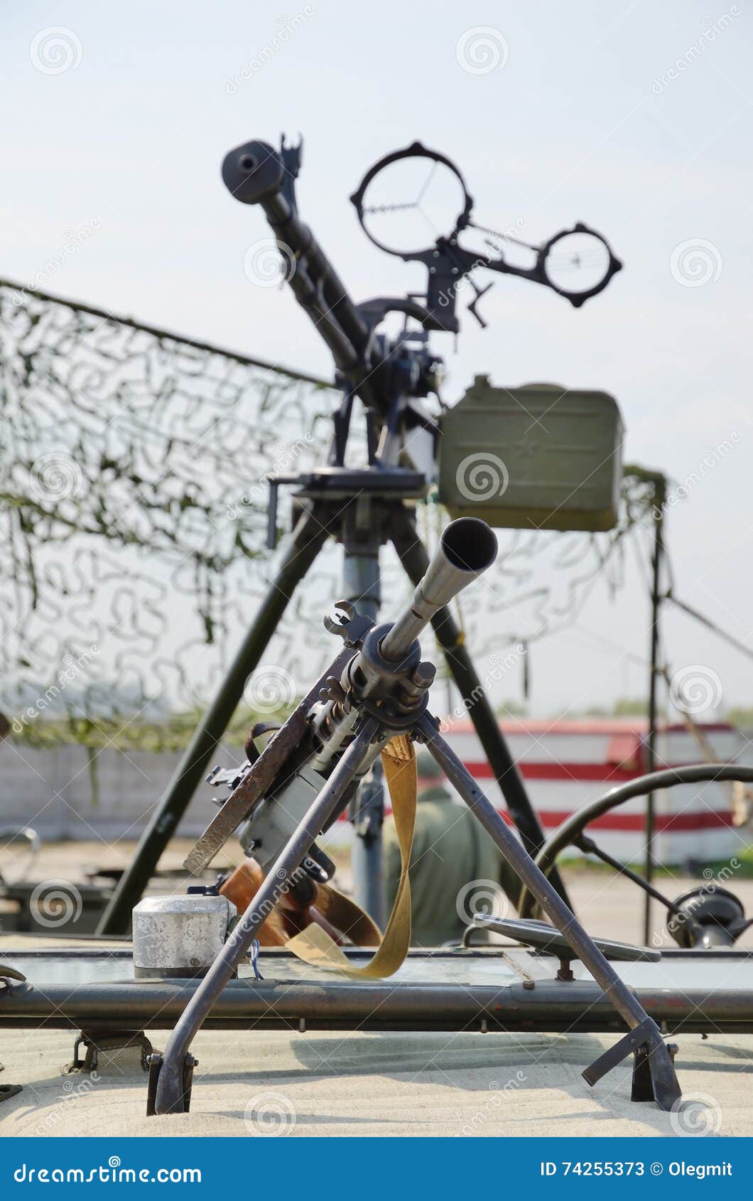 Mitragliatrice Contraerea E Mitragliatrice Della Fanteria Immagine ...