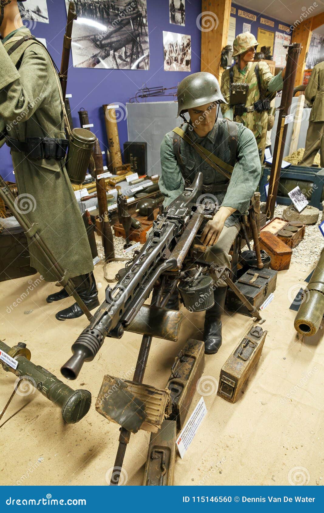 Mitragliatrice MG42 immagine editoriale. Immagine di francese - 115146560