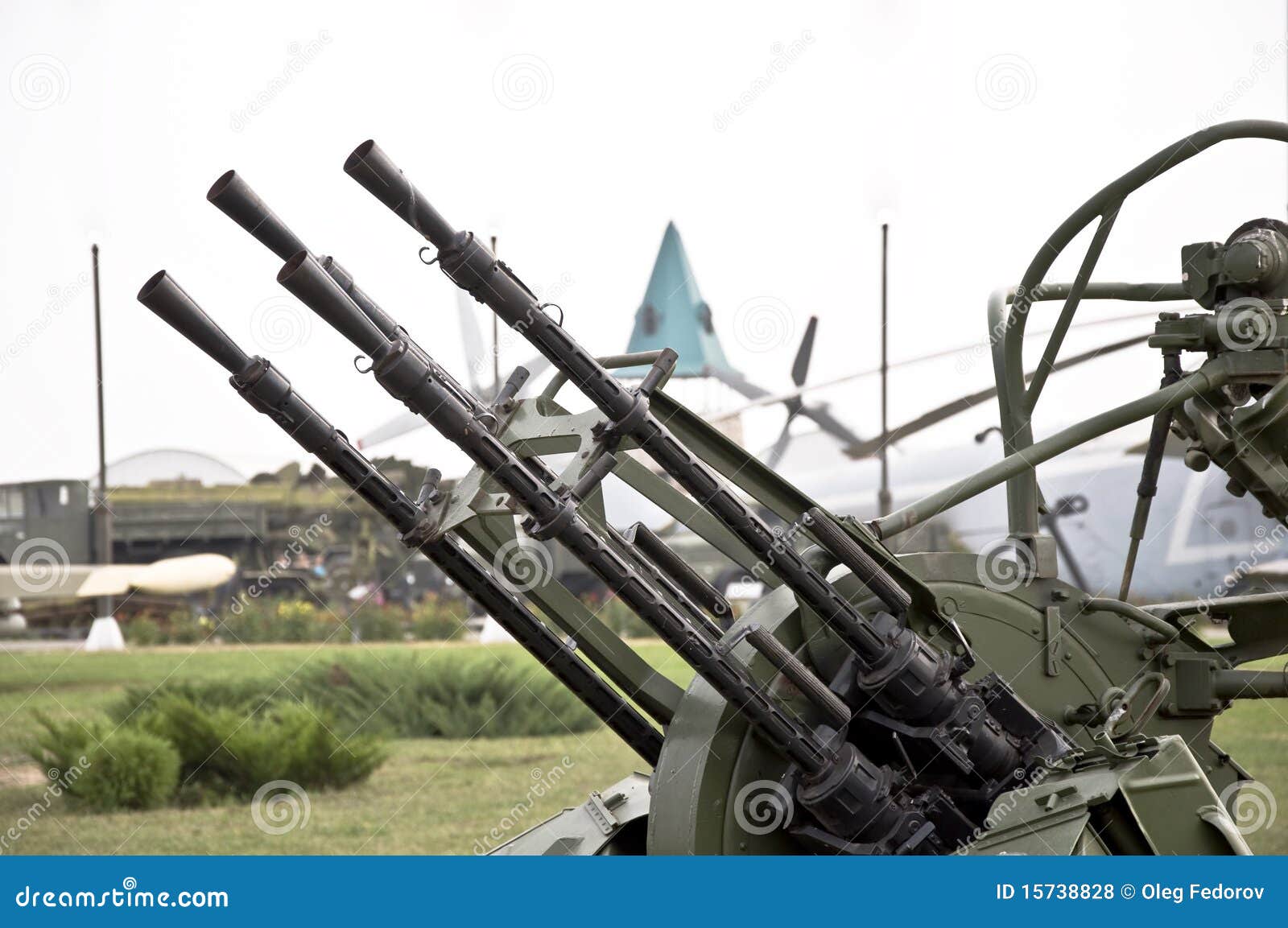 Mitragliatrici fotografia stock. Immagine di velivolo - 15738828
